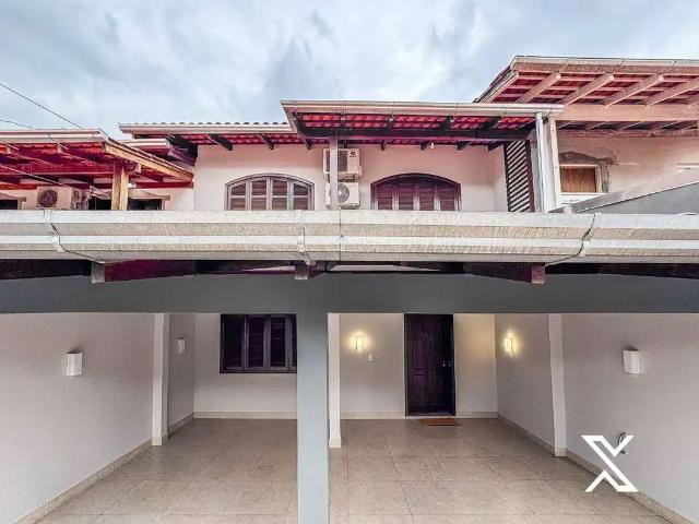 Casa / Sobrado em Condomínio para Venda em Blumenau/SC Água Verde 4 Quartos