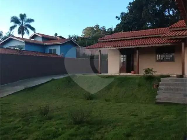 Casa / Sobrado em Condomínio para Venda em Bom Jesus dos Perdões/SP Centro 3 Quartos