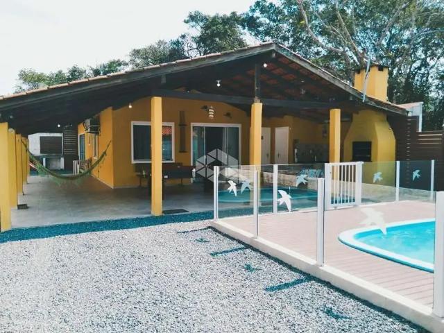 Casa / Sobrado em Condomínio para Venda em Bombinhas/SC Mariscal 2 Quartos