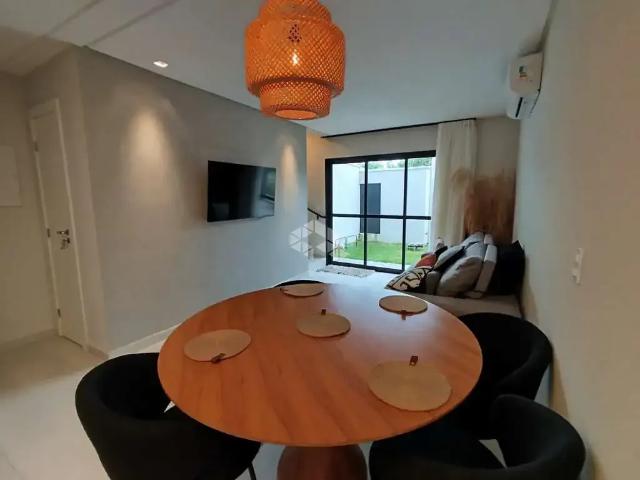 Casa / Sobrado em Condomínio para Venda em Bombinhas/SC Canto Grande 2 Quartos