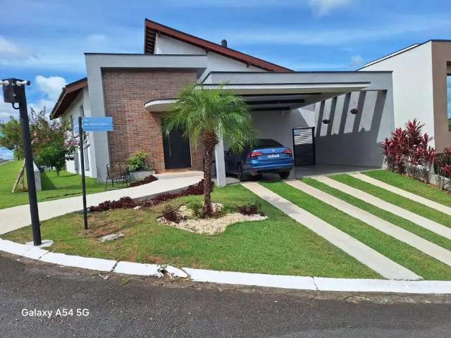 Casa / Sobrado em Condomínio para Venda em Bragança Paulista/SP Condomínio Jardim Flamboyan 4 Quartos