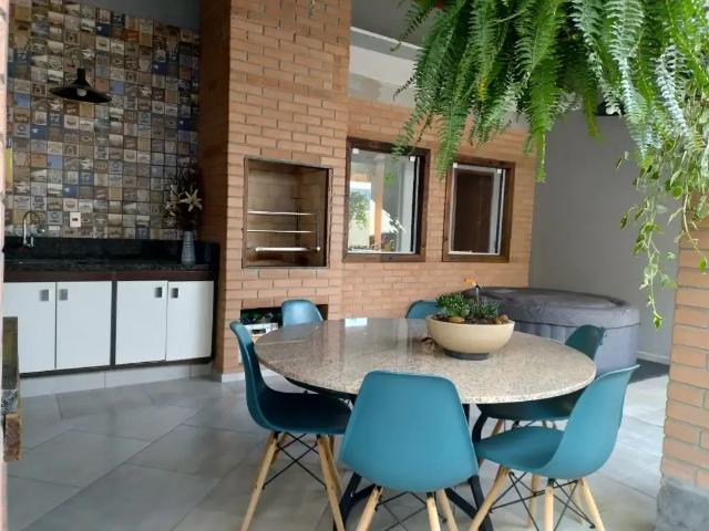 Casa / Sobrado em Condomínio para Venda em Bragança Paulista/SP Condomínio Portal da Serra 3 Quartos