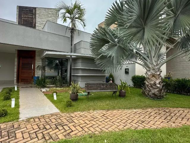 Casa / Sobrado em Condomínio para Venda em Cuiabá/MT Centro Político Administrativo 3 Quartos