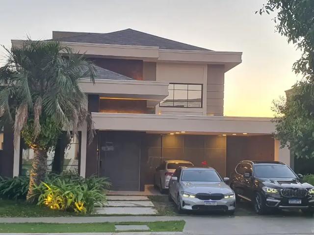 Casa / Sobrado em Condomínio para Venda em Cuiabá/MT Condomínio Residencial Florais dos Lagos 4 Quartos