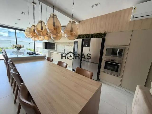 Casa / Sobrado em Condomínio para Venda em Cuiabá/MT Jardim Imperial 3 Quartos
