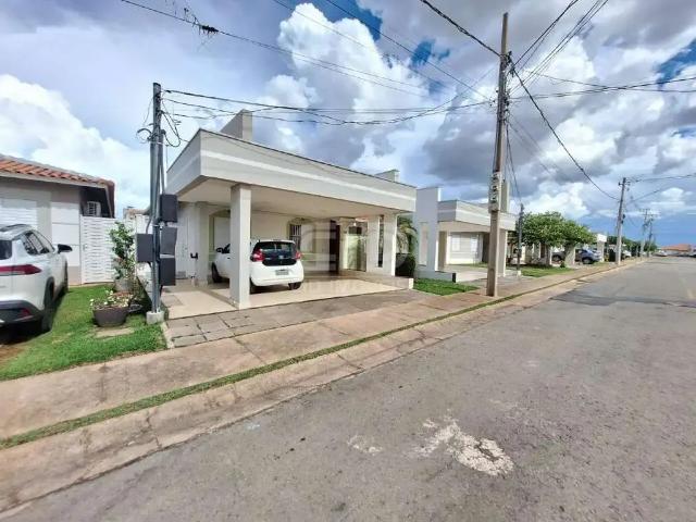 Casa / Sobrado em Condomínio para Venda em Cuiabá/MT Jardim Imperial 3 Quartos