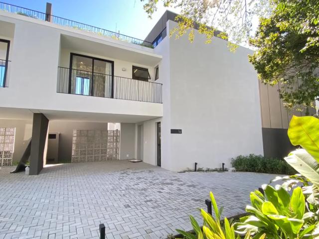 Casa / Sobrado em Condomínio para Venda em Curitiba/PR Guabirotuba 3 Quartos