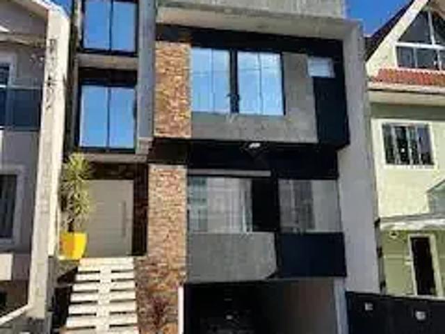 Casa / Sobrado em Condomínio para Venda em Curitiba/PR Novo Mundo 4 Quartos