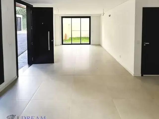 Casa / Sobrado em Condomínio para Venda em Curitiba/PR Seminário 3 Quartos