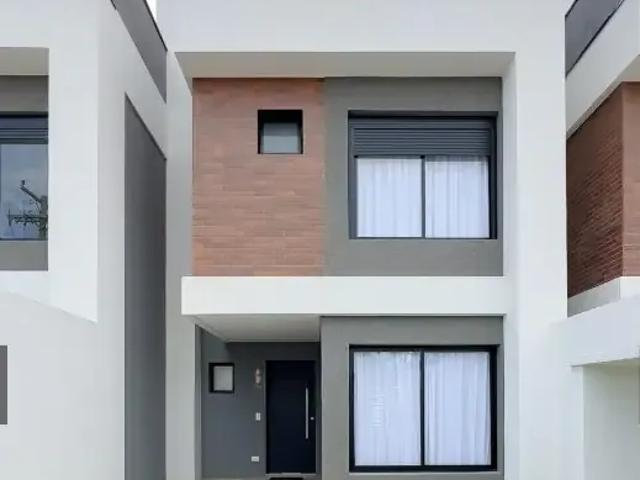 Casa / Sobrado em Condomínio para Venda em Curitiba/PR Pinheirinho 3 Quartos