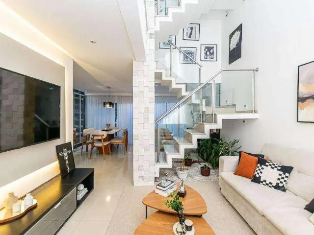 Casa / Sobrado em Condomínio para Venda em Curitiba/PR Pinheirinho 4 Quartos