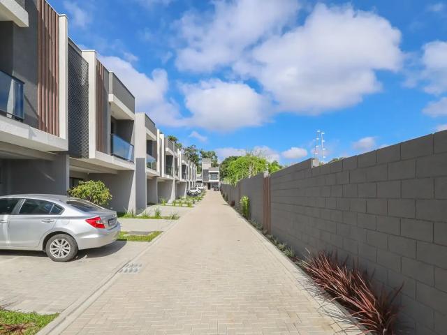 Casa / Sobrado em Condomínio para Venda em Curitiba/PR Umbará 3 Quartos