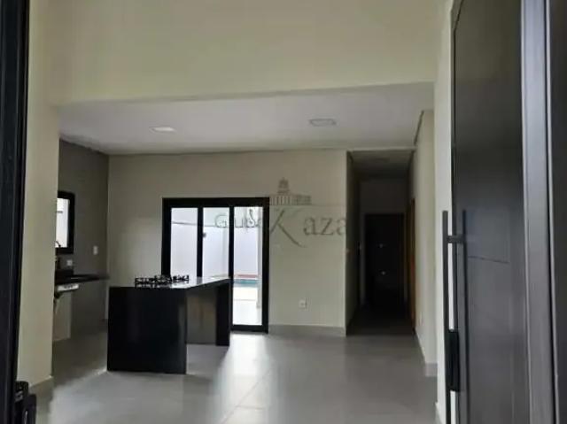 Casa / Sobrado em Condomínio para Venda em Caçapava/SP Condomínio Terras do Vale 3 Quartos
