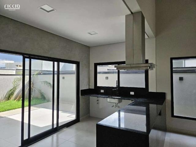 Casa / Sobrado em Condomínio para Venda em Caçapava/SP Condomínio Terras do Vale 3 Quartos