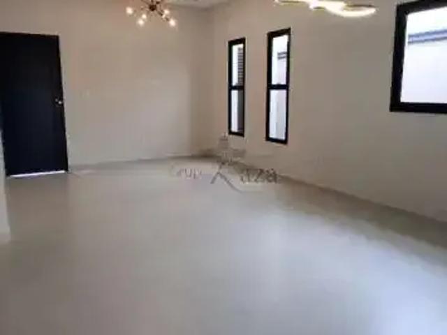 Casa / Sobrado em Condomínio para Venda em Caçapava/SP Residencial Colinas 3 Quartos