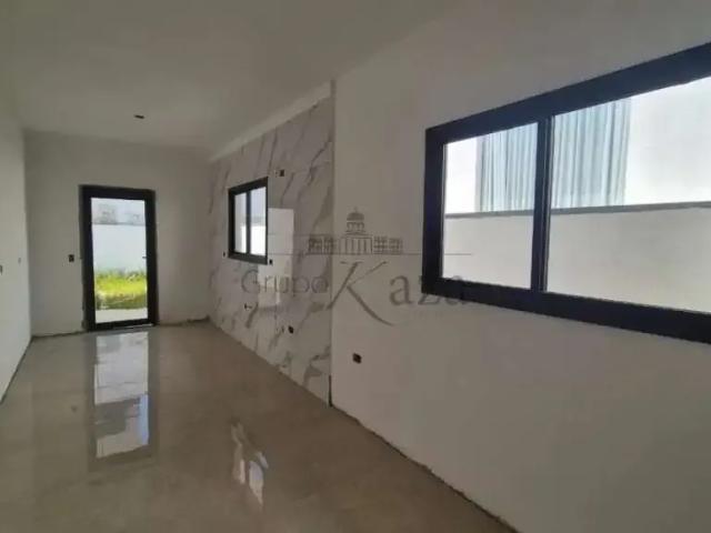 Casa / Sobrado em Condomínio para Venda em Caçapava/SP Residencial Colinas 3 Quartos