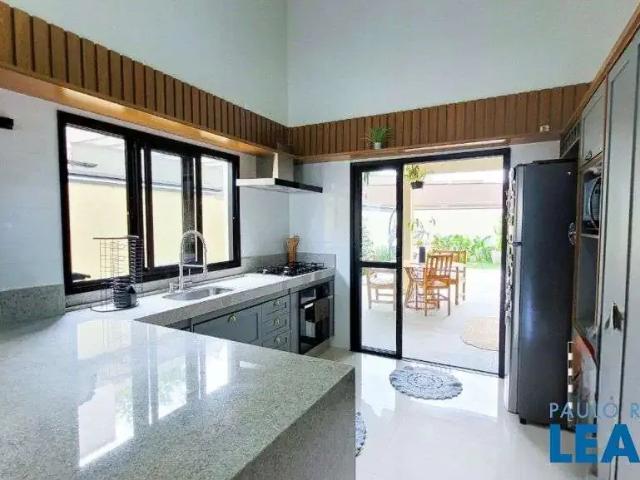 Casa / Sobrado em Condomínio para Venda em Caçapava/SP Residencial Alta Vista 1 3 Quartos