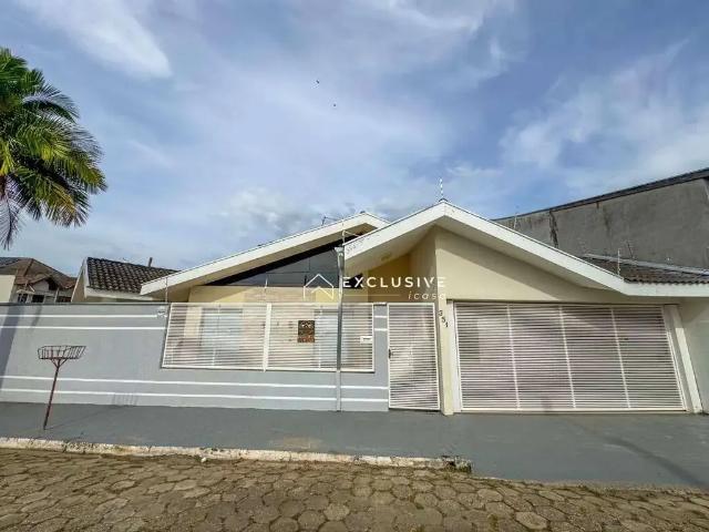 Casa / Sobrado em Condomínio para Venda em Caçapava/SP Village das Flores 4 Quartos