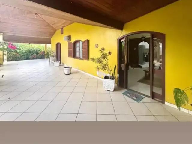 Casa / Sobrado em Condomínio para Venda em Cabo Frio/RJ Caminho de Búzios 3 Quartos