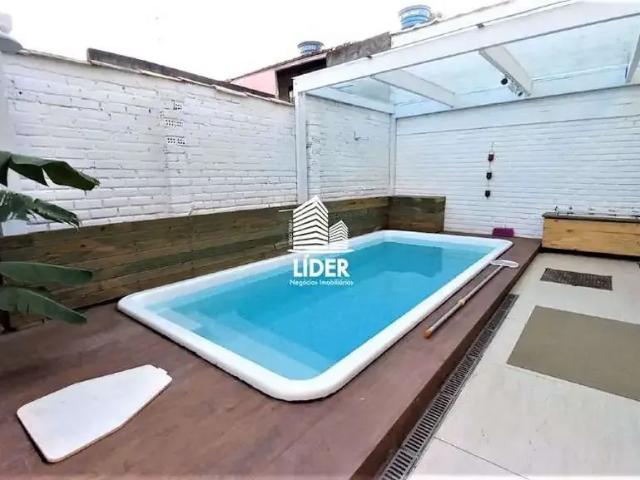 Casa / Sobrado em Condomínio para Venda em Cabo Frio/RJ Palmeiras 4 Quartos