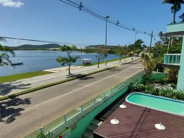 Casa / Sobrado em Condomínio para Venda em Cabo Frio/RJ Palmeiras 3 Quartos