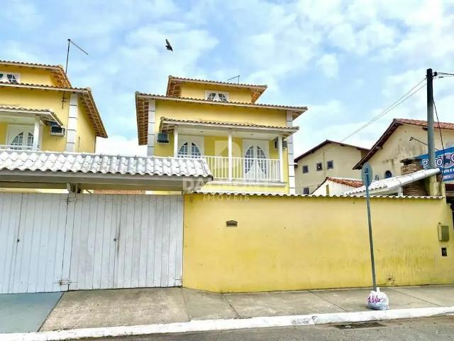 Casa / Sobrado em Condomínio para Venda em Cabo Frio/RJ Peró 3 Quartos