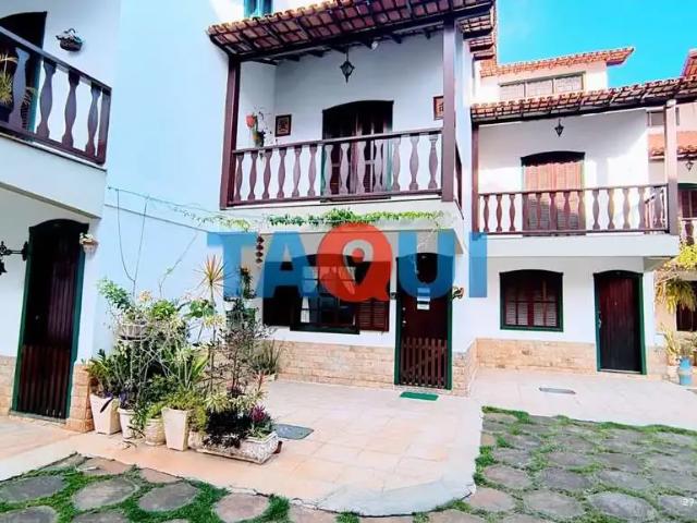 Casa / Sobrado em Condomínio para Venda em Cabo Frio/RJ Peró 3 Quartos