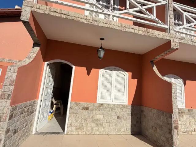 Casa / Sobrado em Condomínio para Venda em Cabo Frio/RJ Peró 3 Quartos