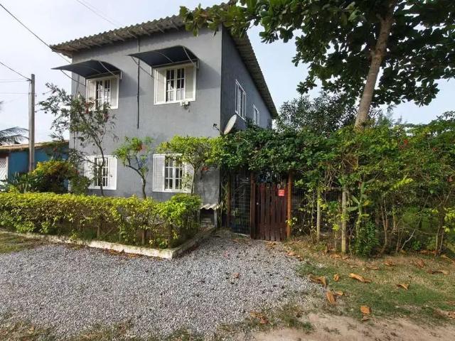 Casa / Sobrado em Condomínio para Venda em Cabo Frio/RJ Unamar 4 Quartos