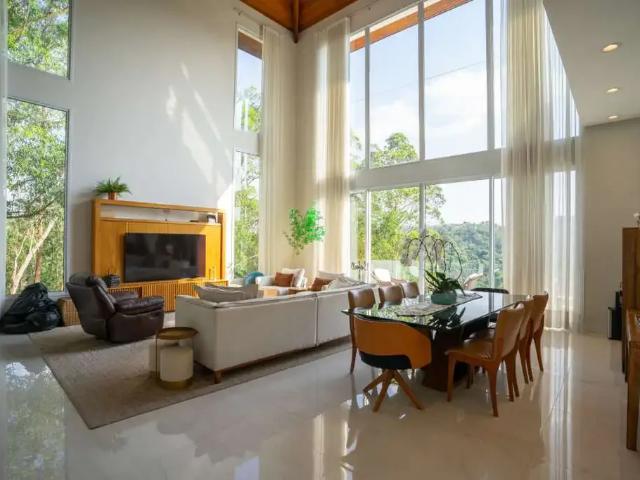 Casa / Sobrado em Condomínio para Venda em Cajamar/SP Serra dos Lagos Jordanésia 5 Quartos