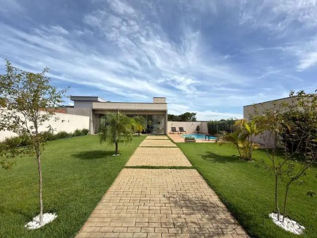 Casa / Sobrado em Condomínio para Venda em Caldas Novas/GO Condomínio Marinas di Caldas 3 Quartos