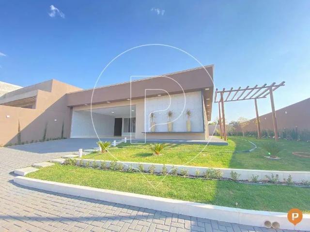 Casa / Sobrado em Condomínio para Venda em Caldas Novas/GO Condomínio Marinas di Caldas 4 Quartos