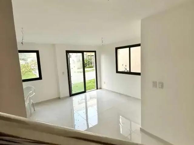 Casa / Sobrado em Condomínio para Venda em Camaçari/BA Abrantes 4 Quartos