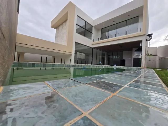 Casa / Sobrado em Condomínio para Venda em Camaçari/BA Alphaville Abrantes 4 Quartos