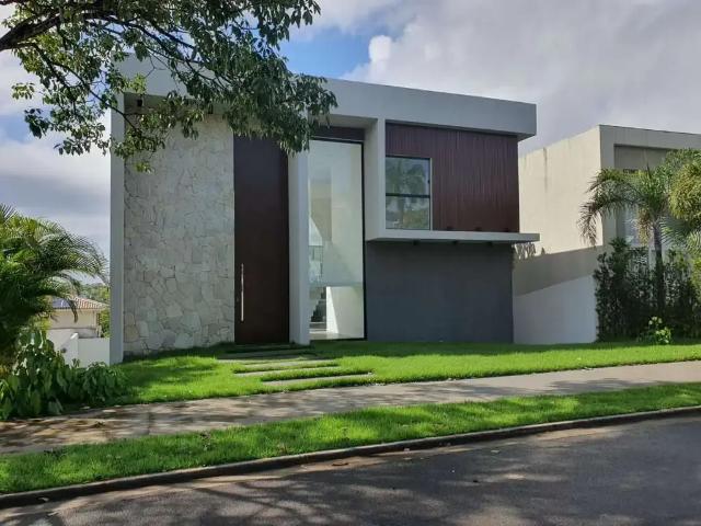 Casa / Sobrado em Condomínio para Venda em Camaçari/BA Alphaville Abrantes 4 Quartos