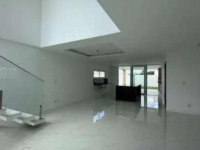 Casa / Sobrado em Condomínio para Venda em Camaçari/BA Alphaville Abrantes 5 Quartos