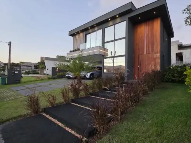 Casa / Sobrado em Condomínio para Venda em Camaçari/BA Alphaville Litoral Norte I I I 4 Quartos