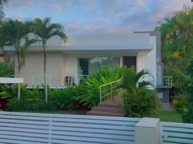 Casa / Sobrado em Condomínio para Venda em Camaçari/BA Busca Vida 5 Quartos