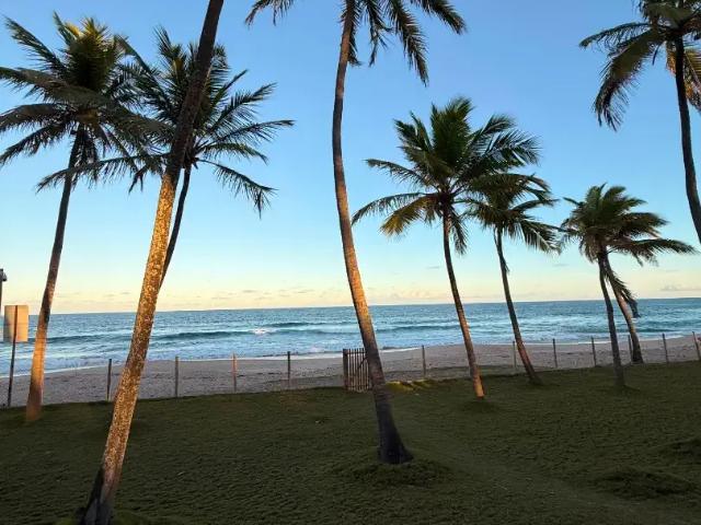 Casa / Sobrado em Condomínio para Venda em Camaçari/BA Busca Vida 6 Quartos