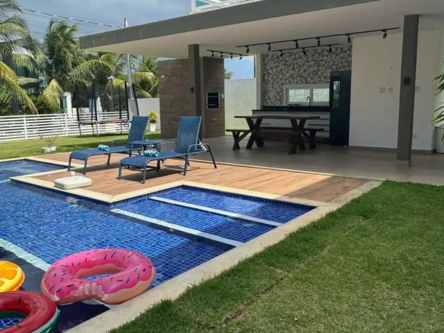 Casa / Sobrado em Condomínio para Venda em Camaçari/BA Guarajuba 5 Quartos