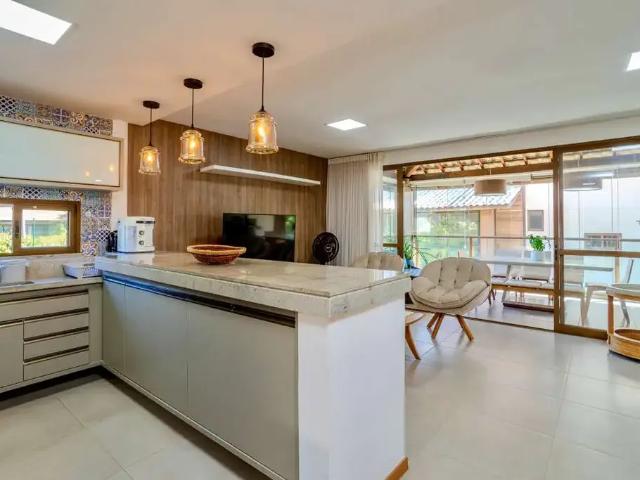 Casa / Sobrado em Condomínio para Venda em Camaçari/BA Monte Gordo 3 Quartos