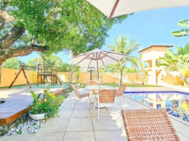 Casa / Sobrado em Condomínio para Venda em Camaçari/BA Monte Gordo 3 Quartos