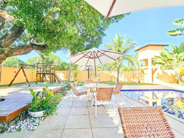 Casa / Sobrado em Condomínio para Venda em Camaçari/BA Monte Gordo 3 Quartos