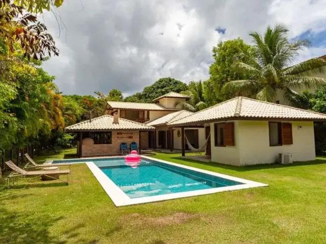 Casa / Sobrado em Condomínio para Venda em Camaçari/BA Monte Gordo 5 Quartos