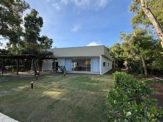 Casa / Sobrado em Condomínio para Venda em Camaçari/BA Monte Gordo 8 Quartos