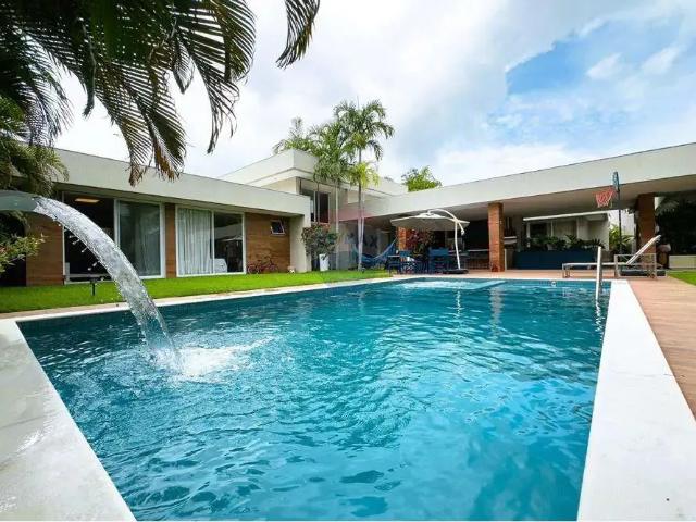 Casa / Sobrado em Condomínio para Venda em Camaçari/BA Praia de Busca Vida 5 Quartos