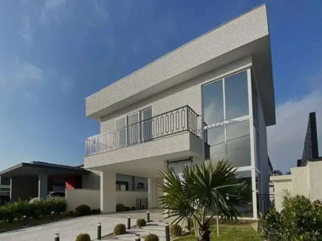 Casa / Sobrado em Condomínio para Venda em Camboriú/SC Centro 3 Quartos