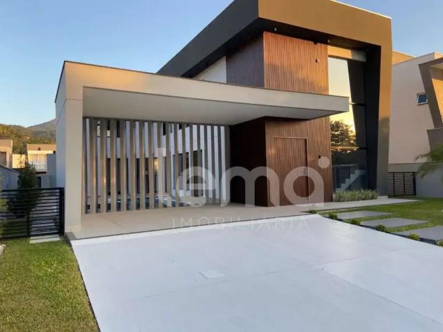 Casa / Sobrado em Condomínio para Venda em Camboriú/SC Centro 4 Quartos