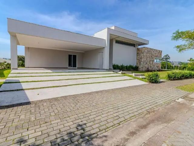 Casa / Sobrado em Condomínio para Venda em Camboriú/SC Centro 4 Quartos