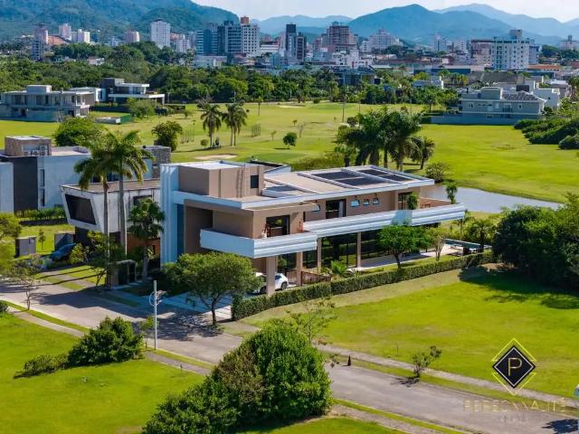 Casa / Sobrado em Condomínio para Venda em Camboriú/SC Centro 4 Quartos